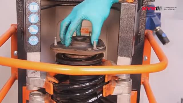 TOYOTA Corolla Verso ll - FRONT - Передние амортизаторы KYB установка