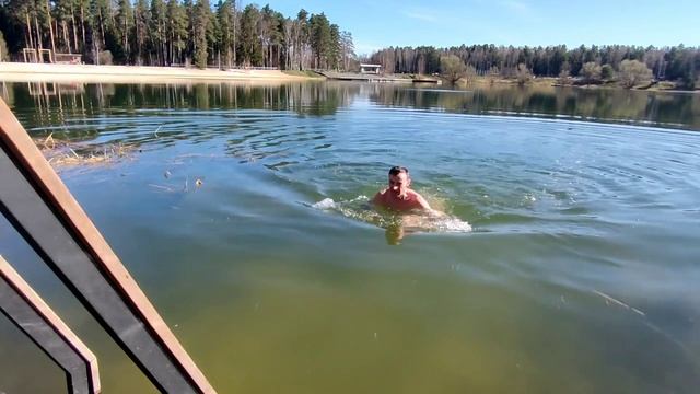 Закаливание в апреле на Южном озере