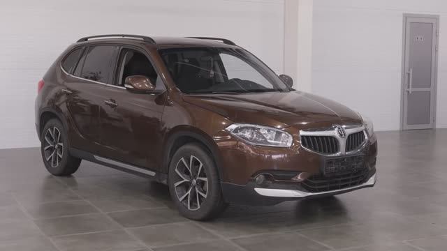 Автомобиль Brilliance V5 в автосалоне Аврора в Краснодаре (0055)