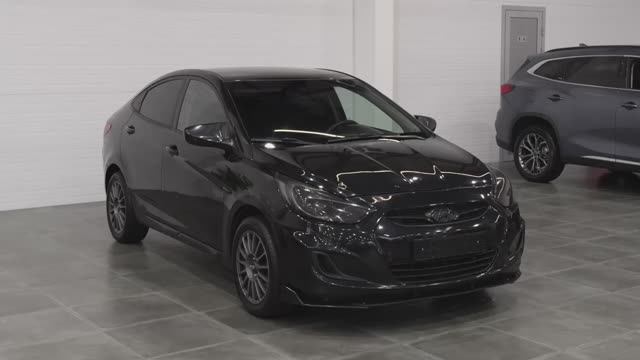 Автомобиль Hyundai Solaris в автосалоне Аврора в Краснодаре (8675)