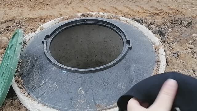 Влог: Откачиваем воду из колодца, увидели впервые нашу воду. Мой выбор семян.