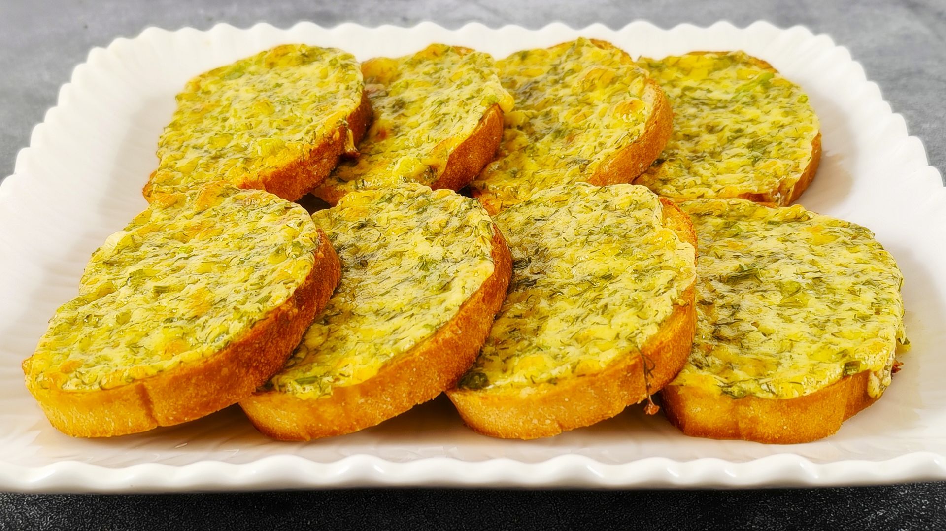 Бутерброды с сыром и зеленью на завтрак. Бюджетно и вкусно