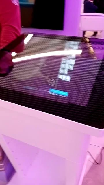 Голографические изображения можно видеть только под определенным углом 20260319_103055