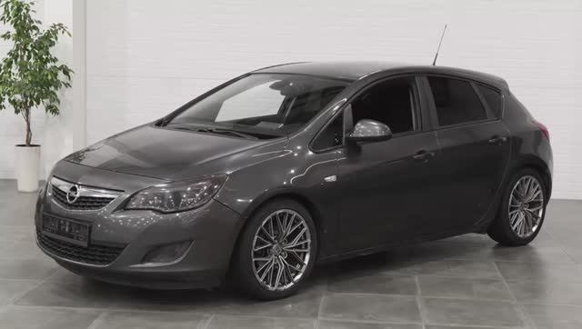 Автомобиль Opel Astra в автосалоне Аврора в Краснодаре (5319)