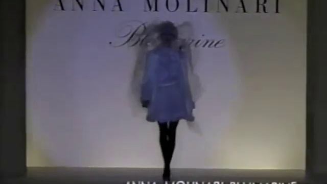 Показ женской коллекции Blumarine осень-зима 1994-1995. Часть 3.