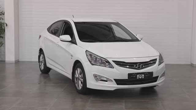 Автомобиль Hyundai Solaris в автосалоне Аврора в Краснодаре (7665)