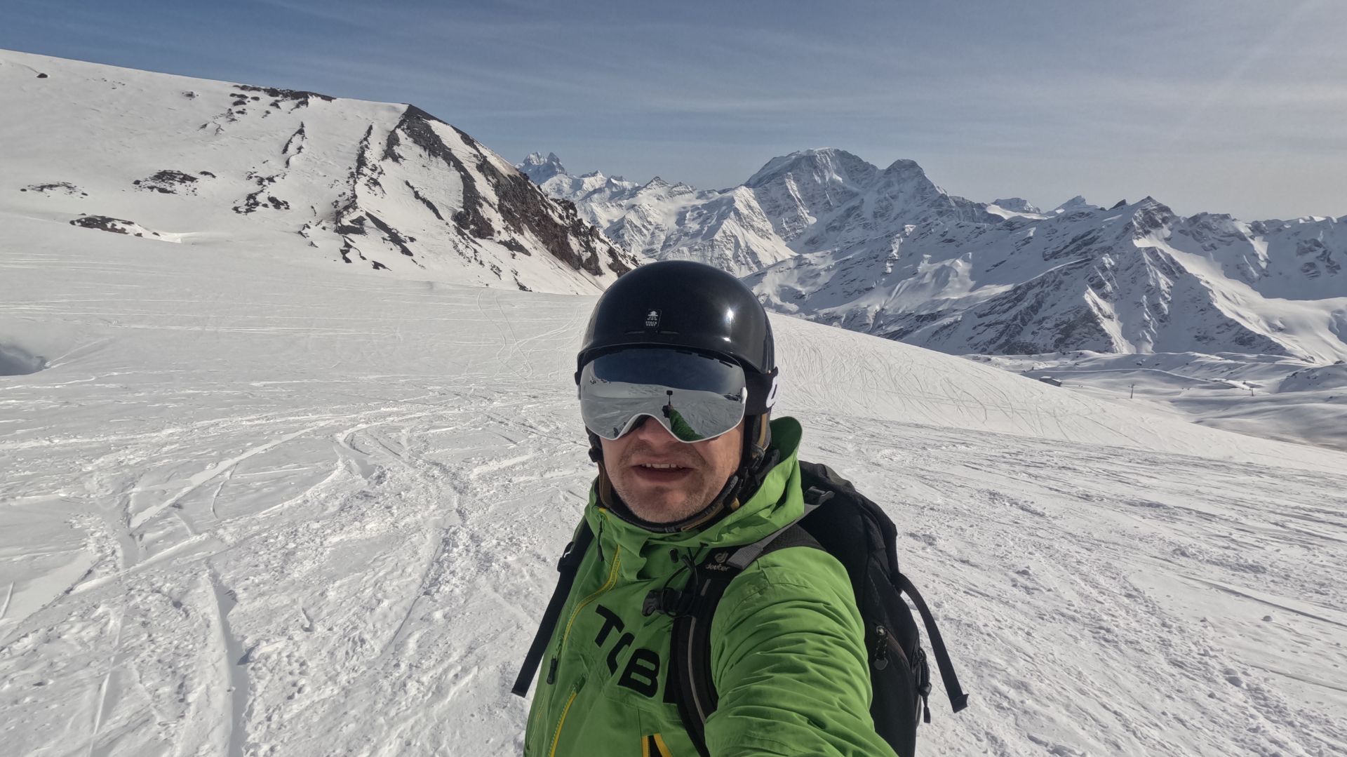 Эльбрус, еду к леднику Гарабаши, внетрассовое катание.