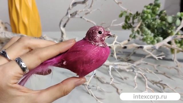 Украшение птичка КУДРЯВЫЙ ГОЛУБОК нежно-розовый, на клипсе, перо, 18 см, 521099-2