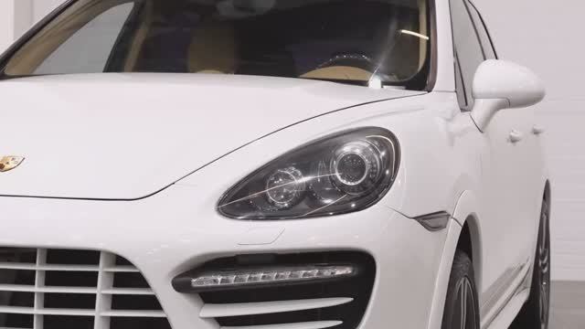 Автомобиль Porsche Cayenne GTS в автосалоне Аврора в Краснодаре (7861)