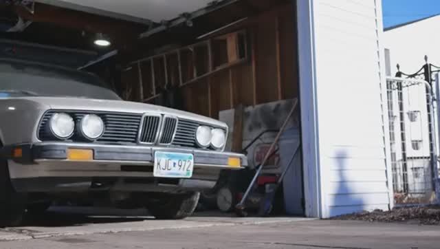 Cylinder Head Rebuild BMW M20B27 -Видео от SimonFordman