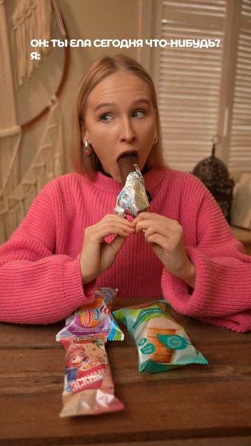 Наша Настя — настоящая леди, ест как птичка🤗