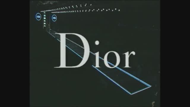 Показ женской коллекции Christian Dior осень-зима 2003-2004