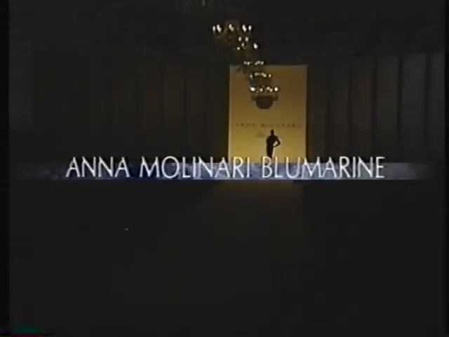 Показ женской коллекции Blumarine весна-лето 1995