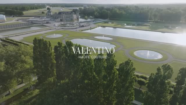 Показ коллекции Valentino осень-зима 2023-2024