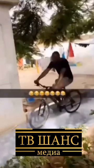 НЕвезение..... #сено #сеновал #волейбол #спорт #зарядка #церковь #велосипед #упал #прыгнул #турник