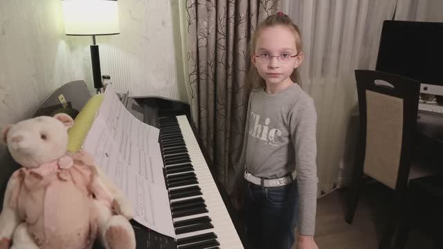 ТРОЛЛЬ - Виктория Викторовна 9 лет - cover ВРЕМЯ и СТЕКЛО