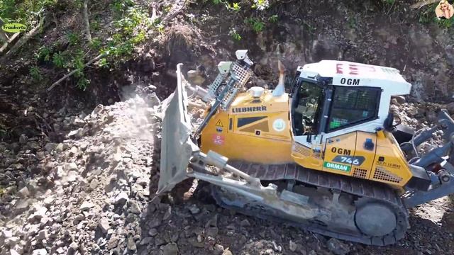 Строительство, срезаем горный склон, продолжение