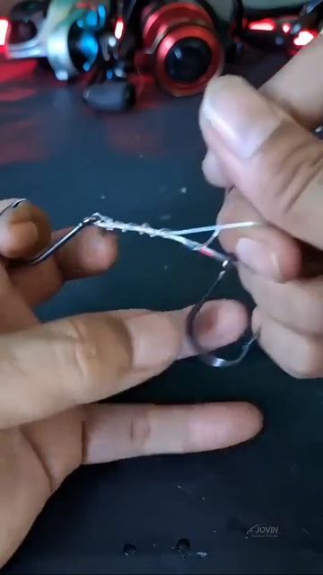 Монтаж два крючка