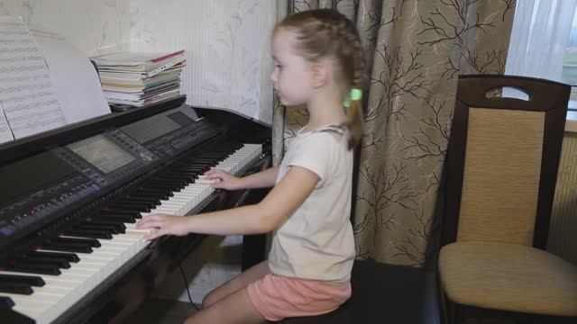 ЖУРАВЛИ . Виктория Викторовна