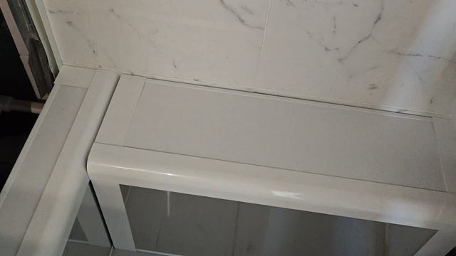 Декоративный съёмный короб для труб в ванной или туалете 100х300х845