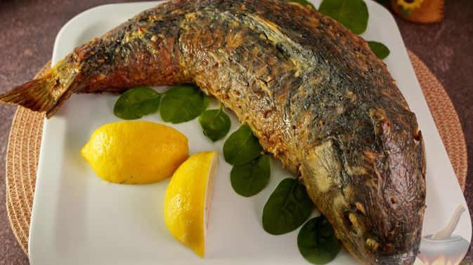 КАРП, ФАРШИРОВАННЫЙ ГРИБАМИ