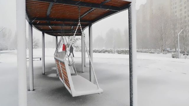 27 апреля. Москва. Снег. (2026)