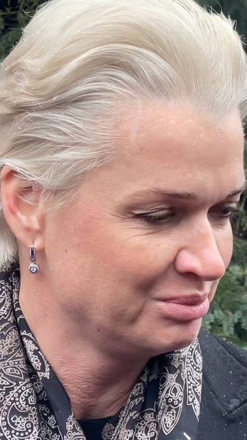 Светлана Хоркина расплакалась на похоронах Алексея Пиманова / Троекуровское кладбище 27 апреля 2026