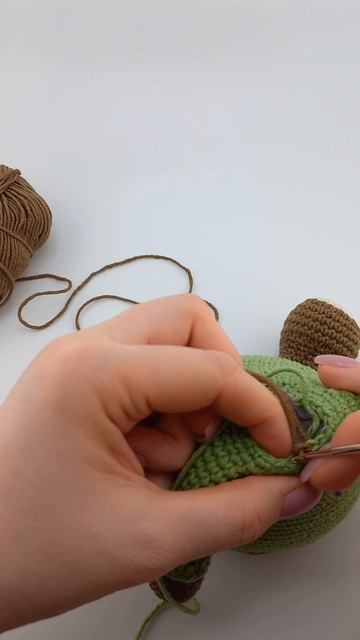 Видео № 9 Вяжем 37-й ряд тела