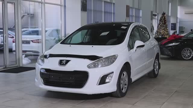 Автомобиль Peugeot 308 в автосалоне Комфорт Авто в Симферополе (6805)