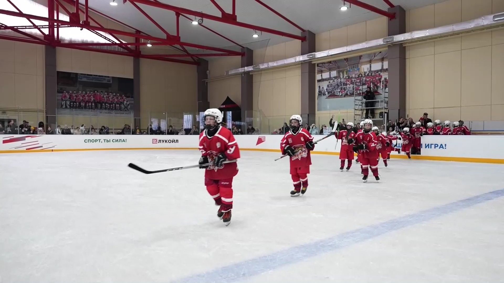 В Лангепасе завершился XI Открытый турнир по хоккею памяти Александра Корунова