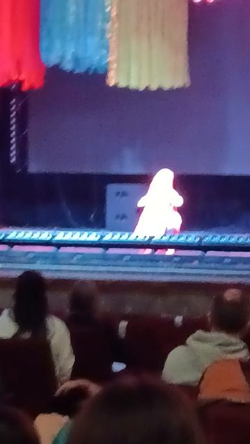 Один день в Москве, см описание, это предложение оказания услуг, танцует самый юный участник