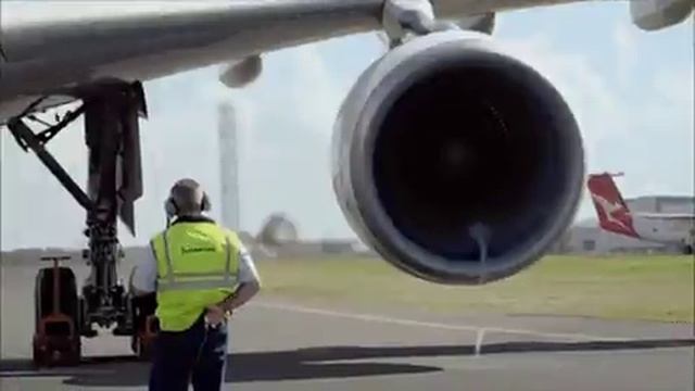 Работающий реактивный двигатель может создавать такой вихрь