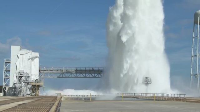 Тест водяной системы подавления звука NASA при старте