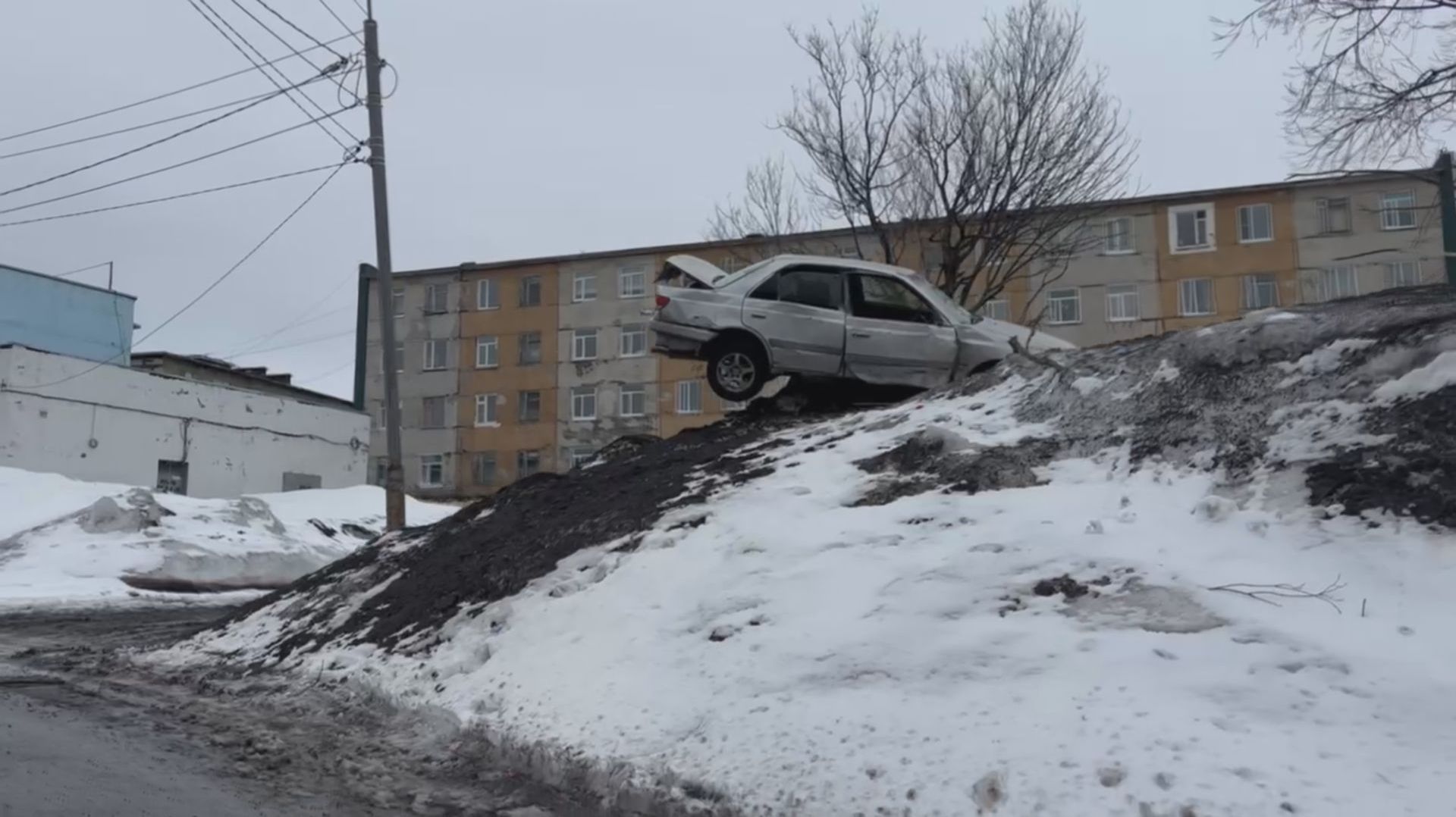 ЗАБЫТЫЕ И РАЗБИТЫЕ