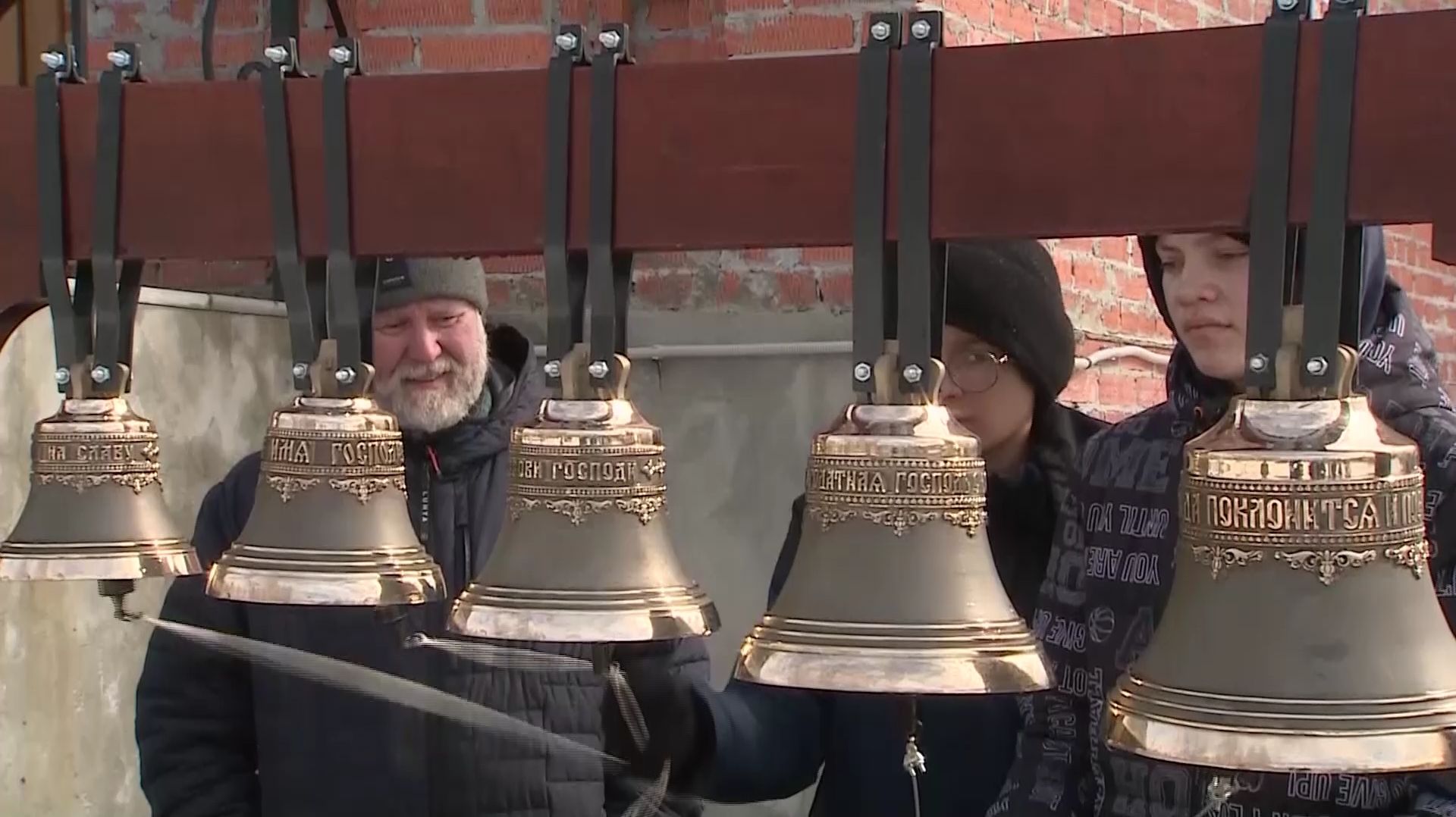 Звонари из Екатеринбурга поделились с жителями Советского секретами своего мастерства