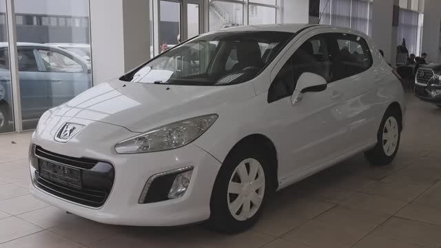 Автомобиль Peugeot 308 в автосалоне Комфорт Авто в Симферополе (3108)