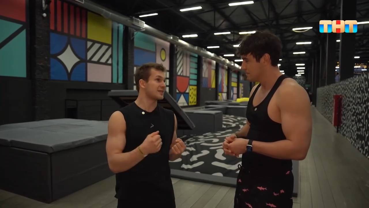 Решили проверить, может ли обычный человек пройти испытания из шоу «Титаны»?