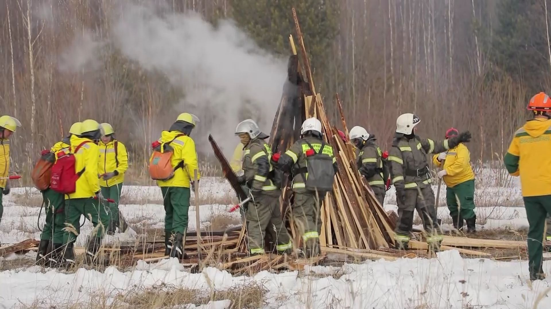 В Нефтеюганске прошли масштабные учения по тушению лесного пожара