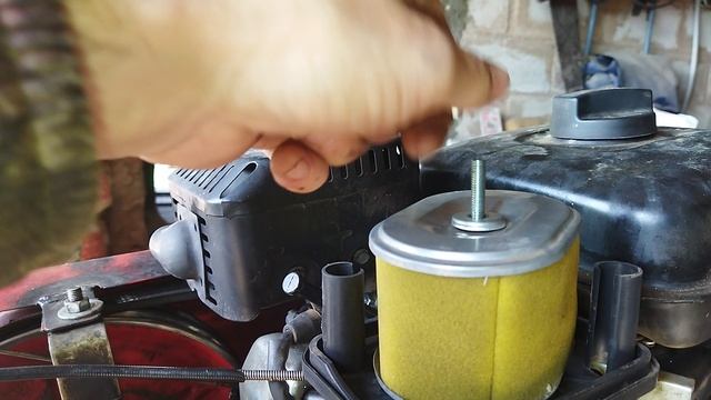 Мотоблок ока. Меняю карбюратор на новый.