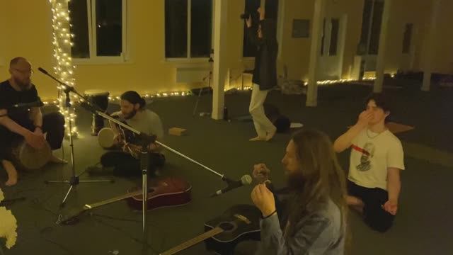 Блюз киртан 🎶 Baba nam Kevalam