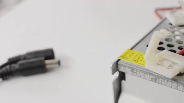 КАК ПОДКЛЮЧИТЬ СВЕТОДИОДНУЮ ЛЕНТУ: Особенности монтажа, нюансы, неравномерное свечение.