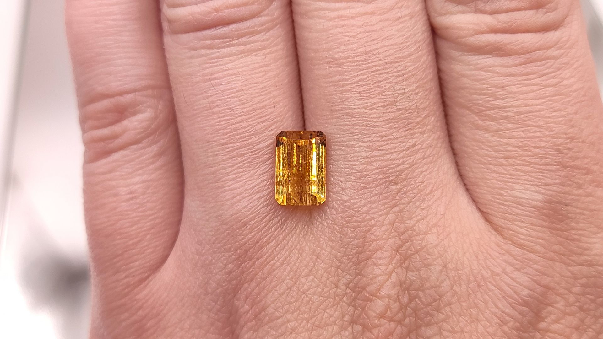 Гелиодор 2.52 ct. Забайкалье + гемм. заключение
