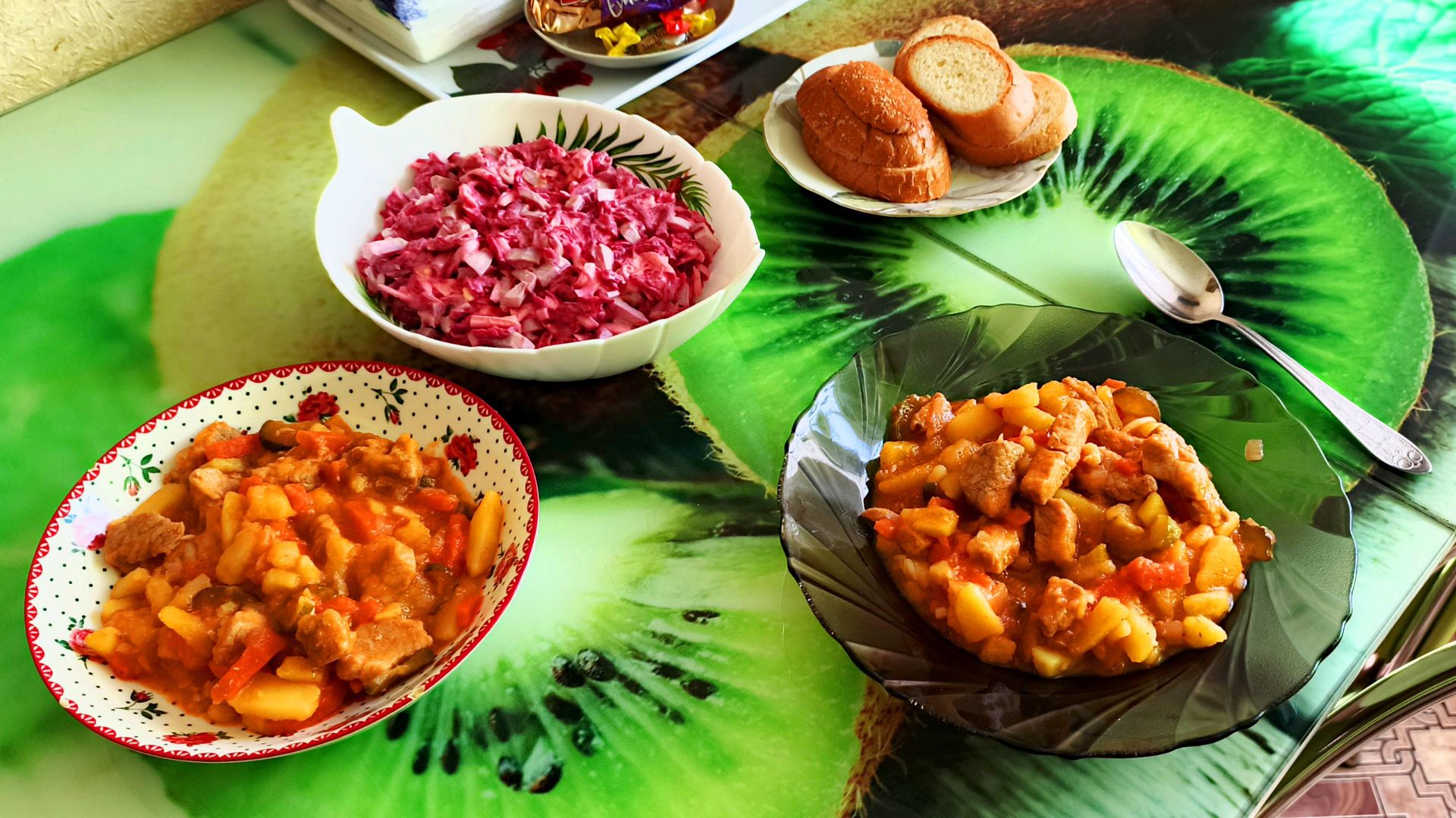 Сходила к терапевту / Приготовила Азу / Салат со свеклой и сыром Дружба