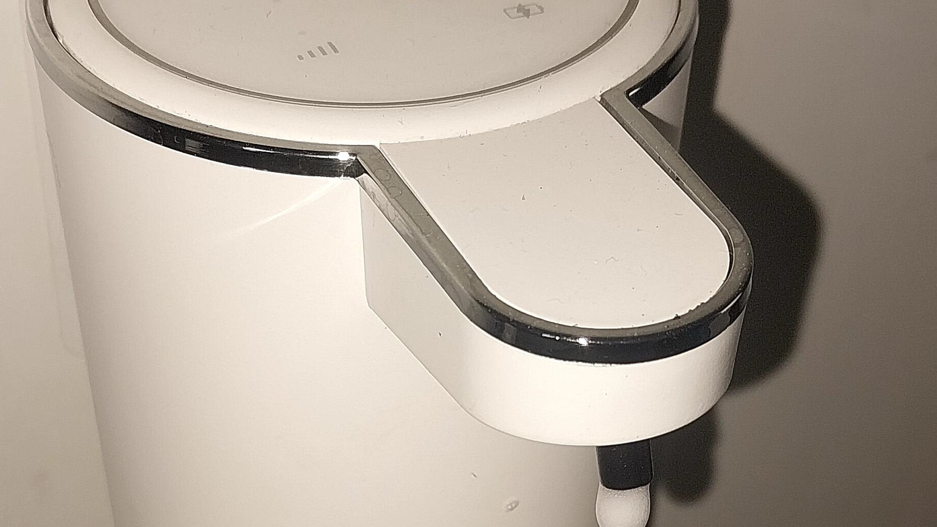 Автоматический дозатор мыла.