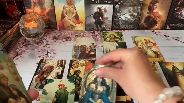Что он будет делать дальше🍓🔮💐Таро