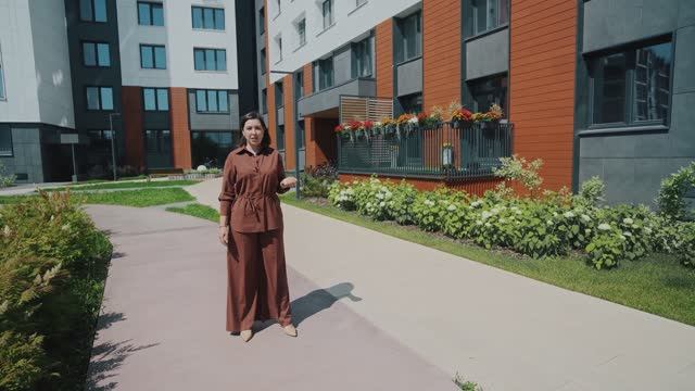 Экскурсия в ЖК Maxi Life на Возрождения
