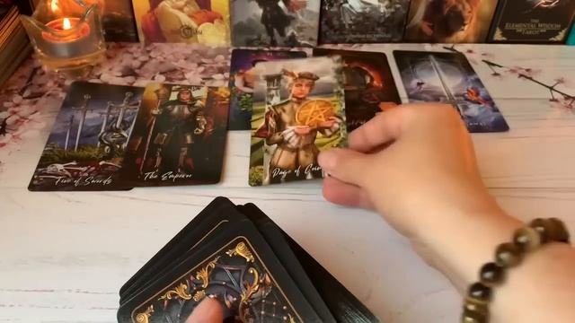 Какими он видит перспективы ваших отношений 💫💐😍Таро