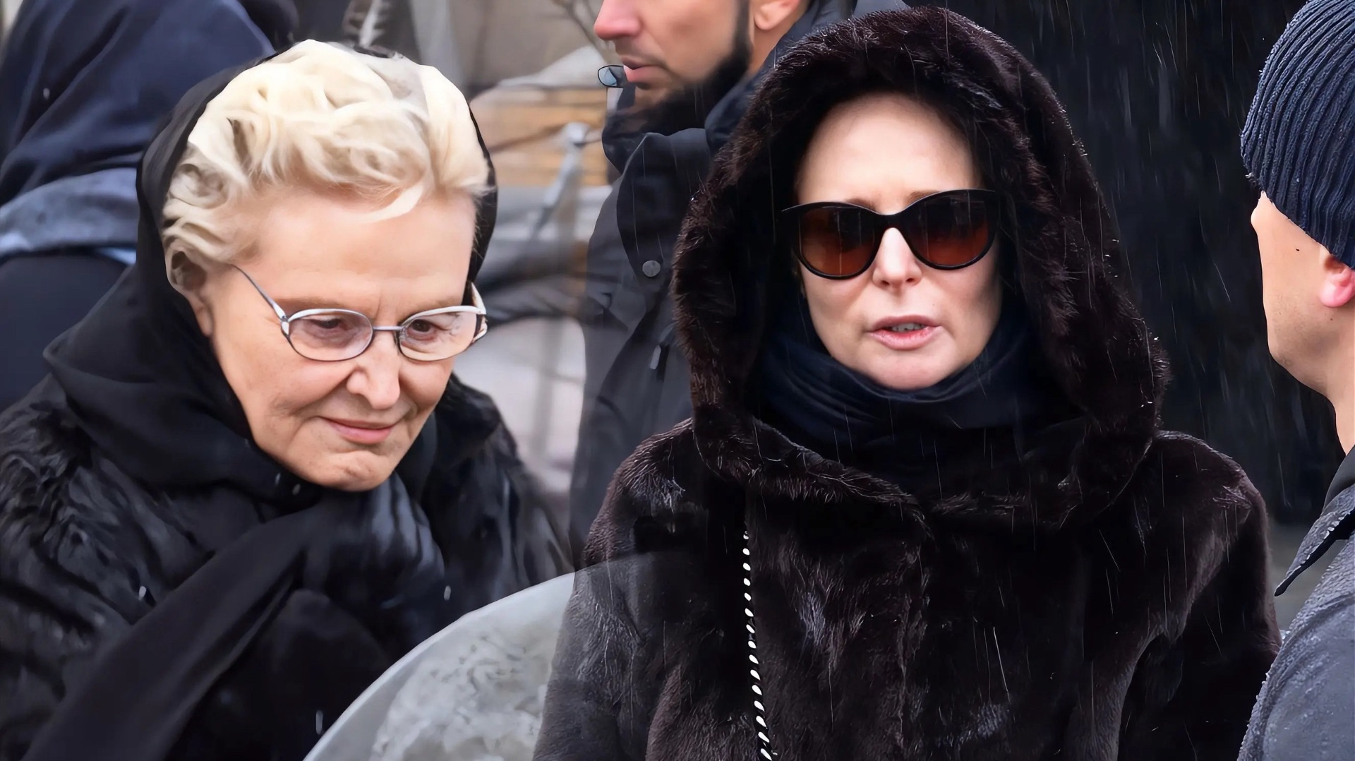 Ольге Погодиной стало плохо на прощании с Алексеем Пимановым