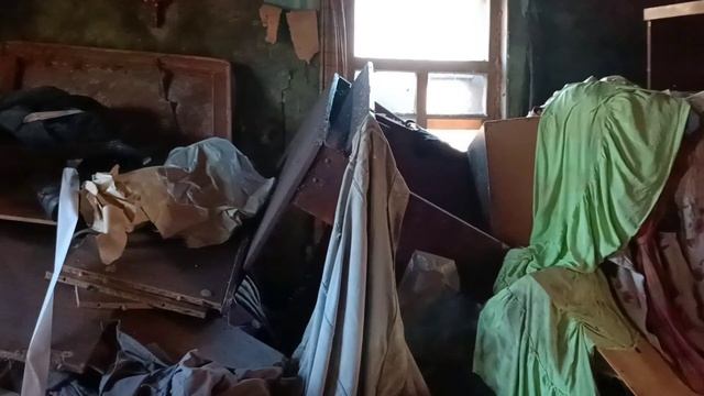 Заброшенный дом в деревне Большие Рожки