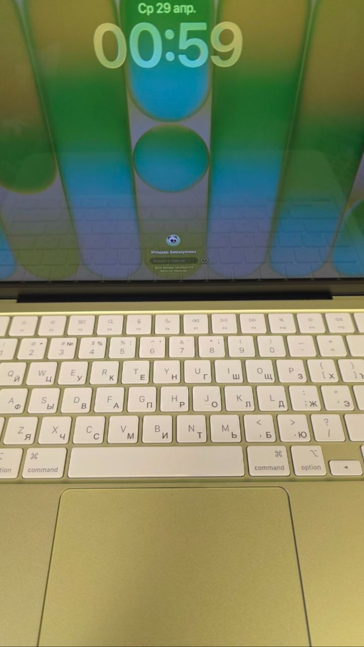 Русификация ноутбука MacBook Neo в Москве и Казани | гравировка русского алфавита (букв)